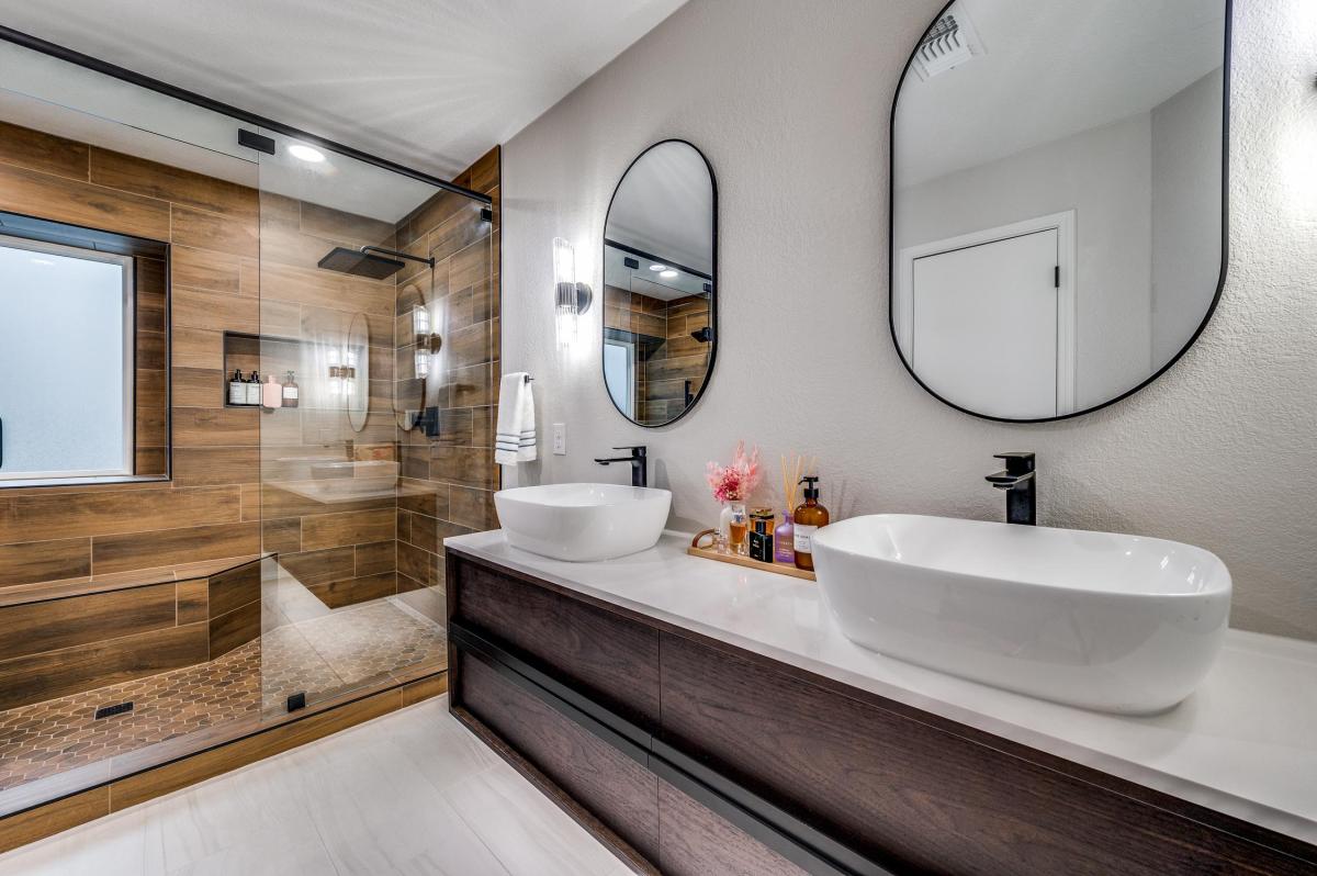 Best Materials for Bathroom Remodel | DFW Improved